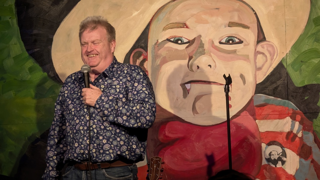 Raymond Mearns is Looking for A Great Audience - The Stand Comedy Club
